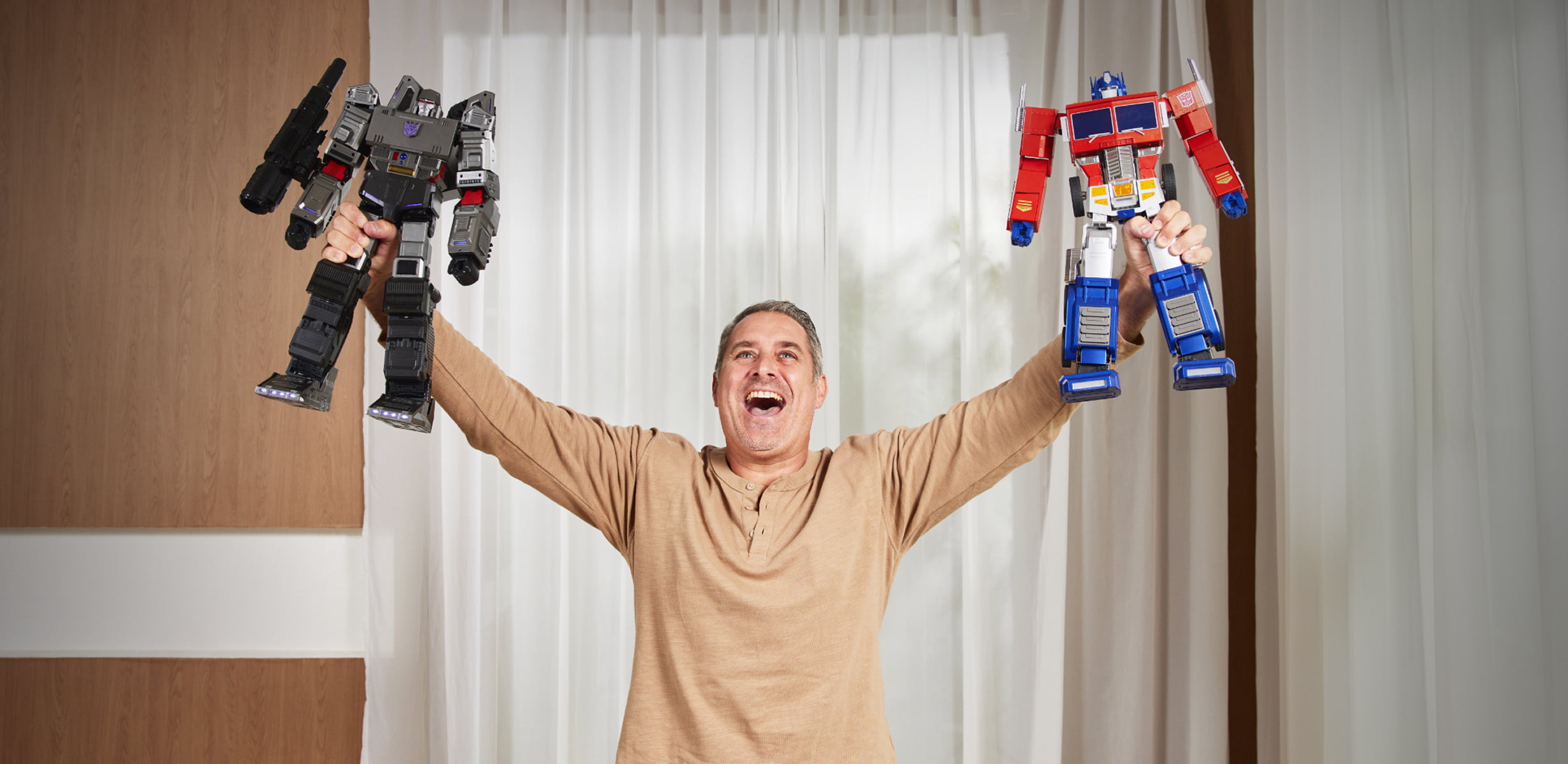 Robosen Flagship Megatron Auto-Converting Robot | Official Website